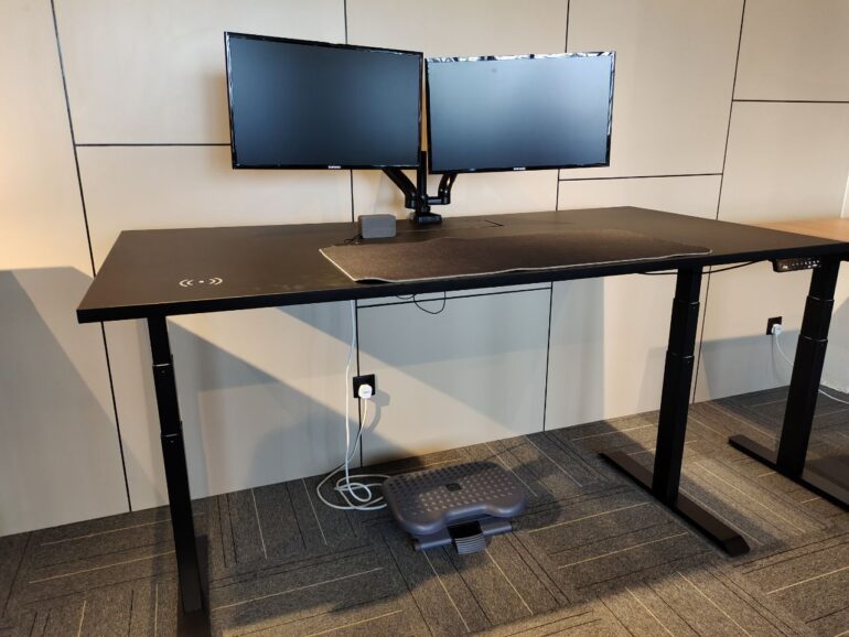 EVIS Smart Desk In-Depth Review: My Back is Happy | techENT