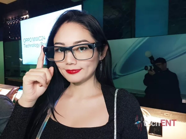 OPPO Shows Off Air Glass 3 Concept at MWC 2024 | techENT